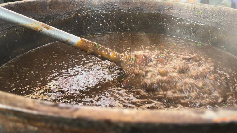 Gumbo lovers rock n’ roux at 100 Men Hall cookoff