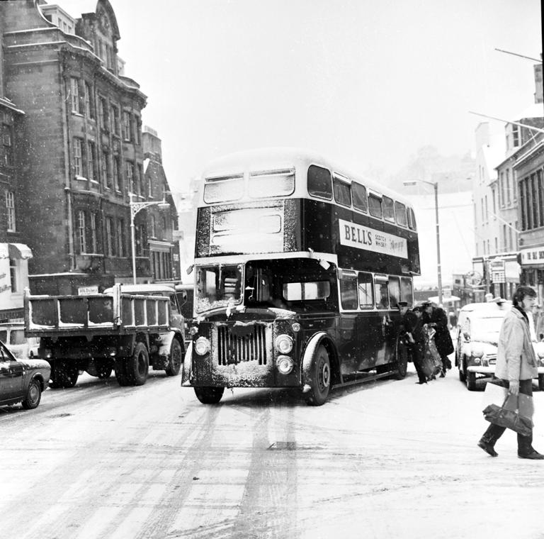Edinburgh retro: 17 amazing old photos of life on the buses in the 1960s