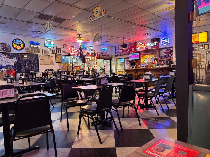 These small-town Oklahoma fried chicken stops are worth every mile