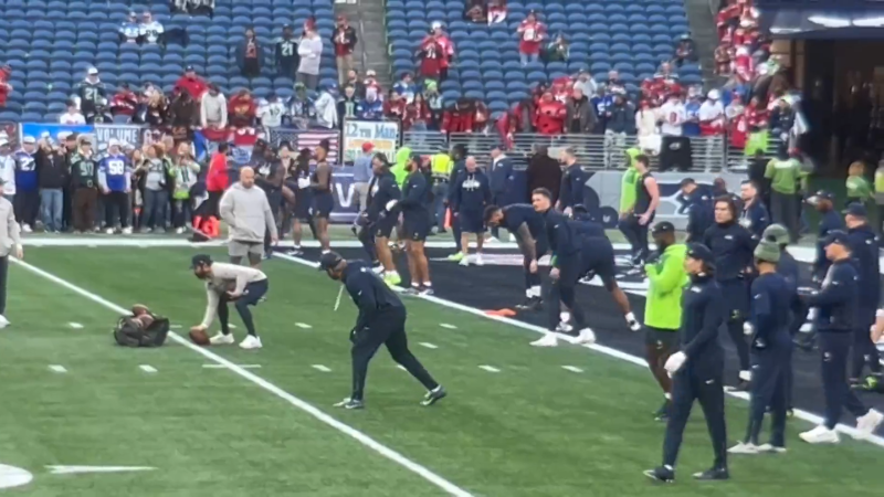 Drew Lock throws to starters, Jalen Milroe to reserves with Sam Darnold ...