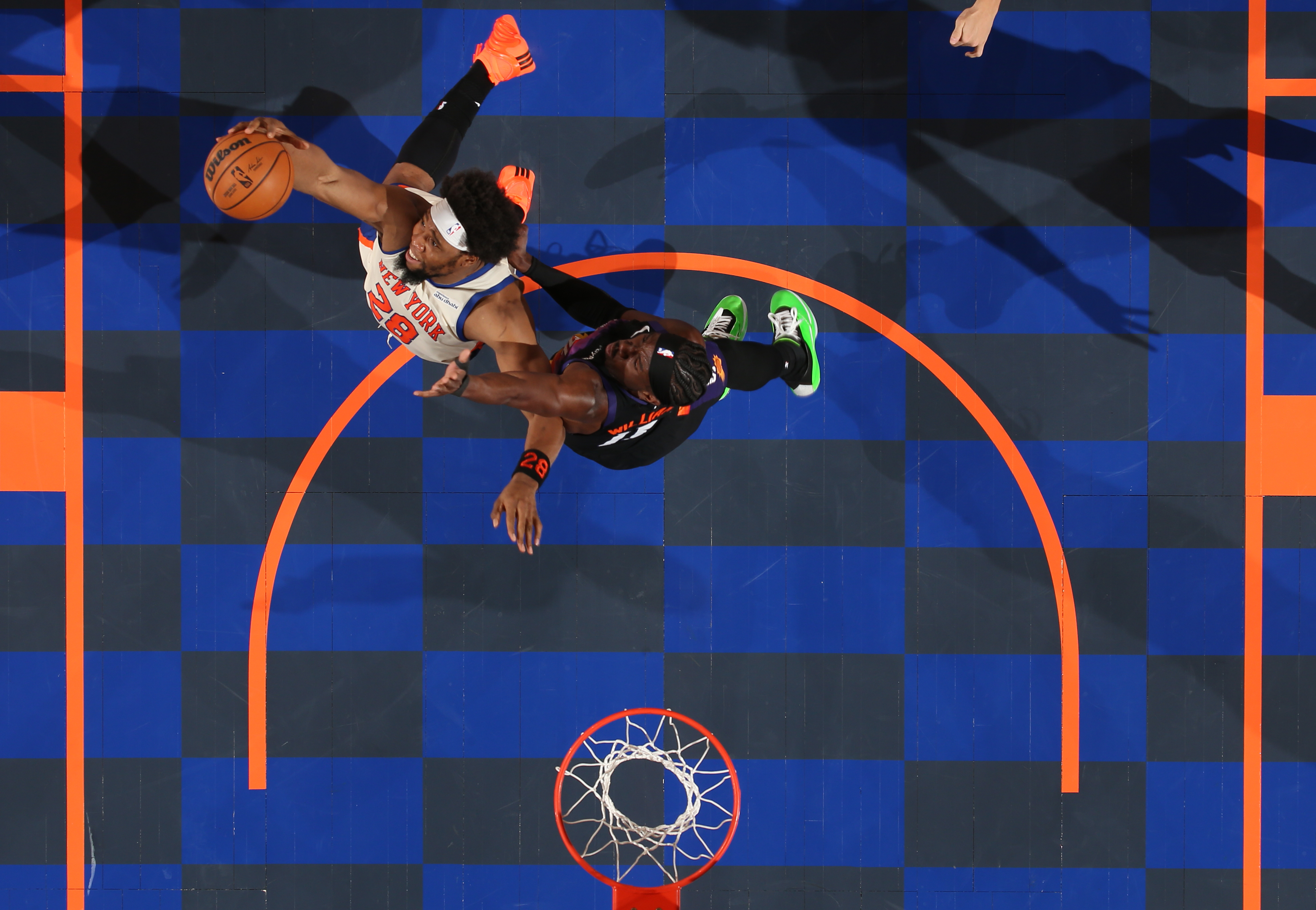 Suns 106, Knicks 99: Not even home can’t fix them woes