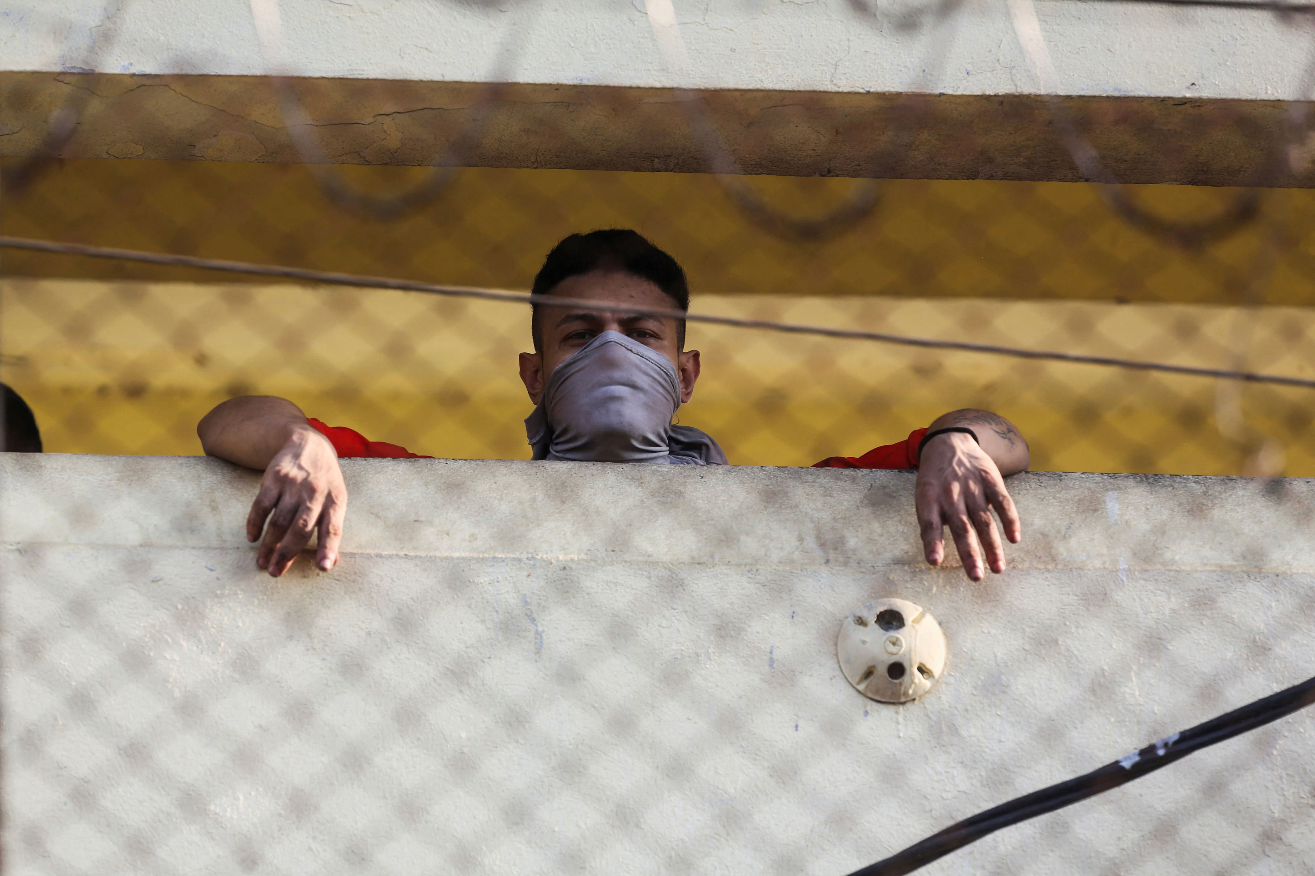 Guatemalan inmates riot at three prisons, taking 46 people hostage