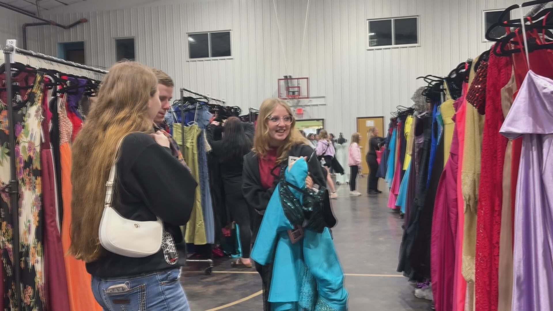 Prom closet helps Biloxi-Ocean Springs students find affordable formal wear