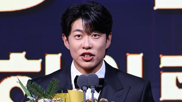 Song Sung-mun's WBC participation uncertain after oblique injury