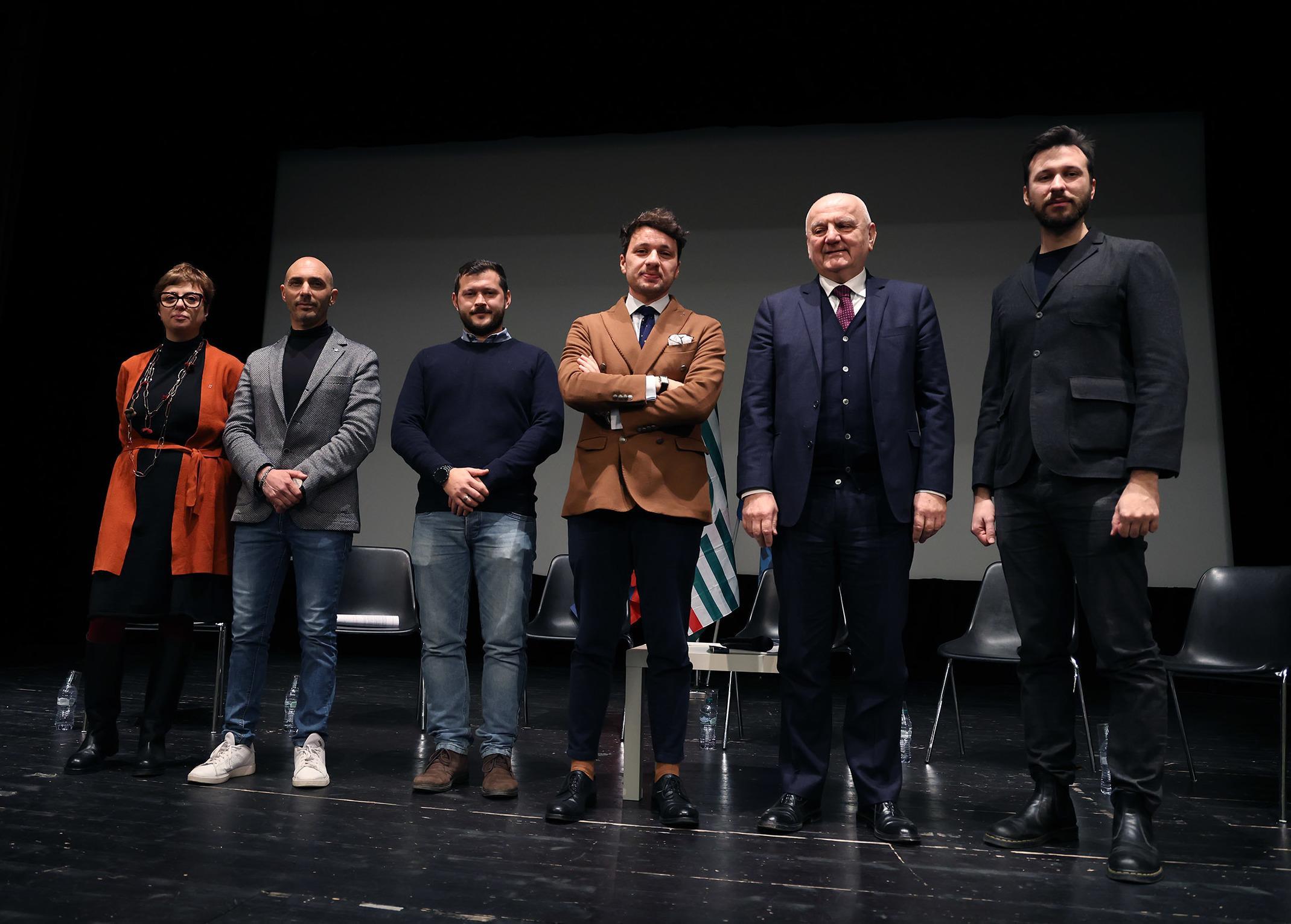 Il futuro del Petrolchimico: "Patto Regione-Comune per abbattere i ...