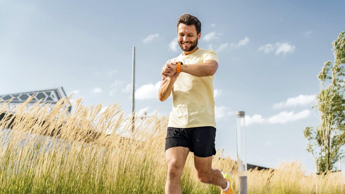 Moverse sí ayuda a adelgazar: la ciencia reabre el debate sobre cómo ...