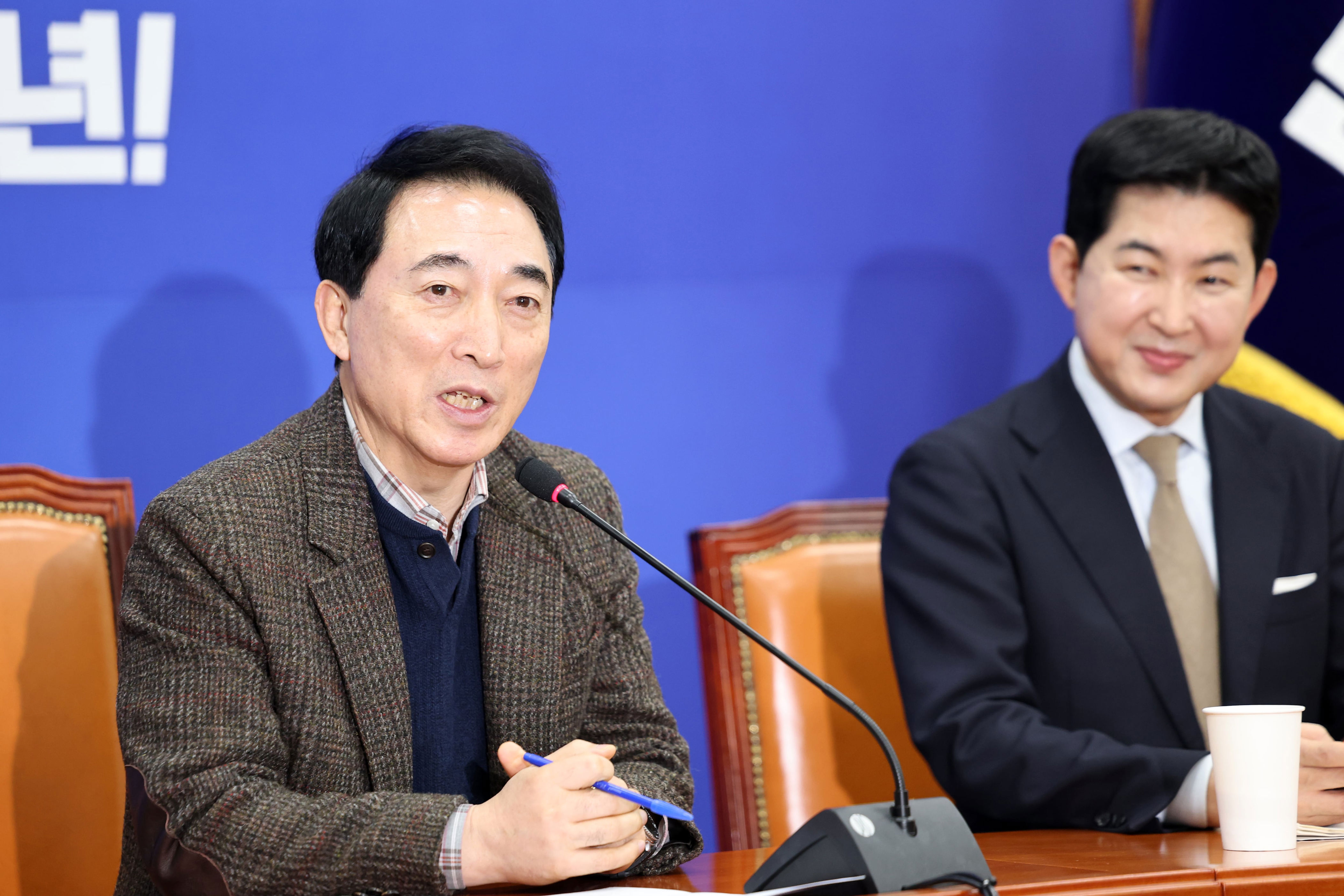 Democratic Party leader's one-person, one-vote push sparks rift