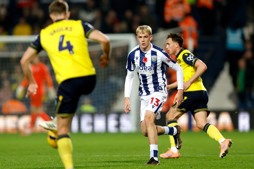 Manchester United make Toby Collyer transfer decision amid Hull City talks