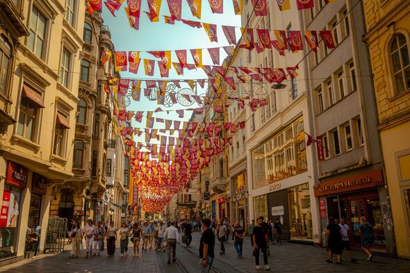 The 11 coolest streets in the world - and one is never the same 2 days ...