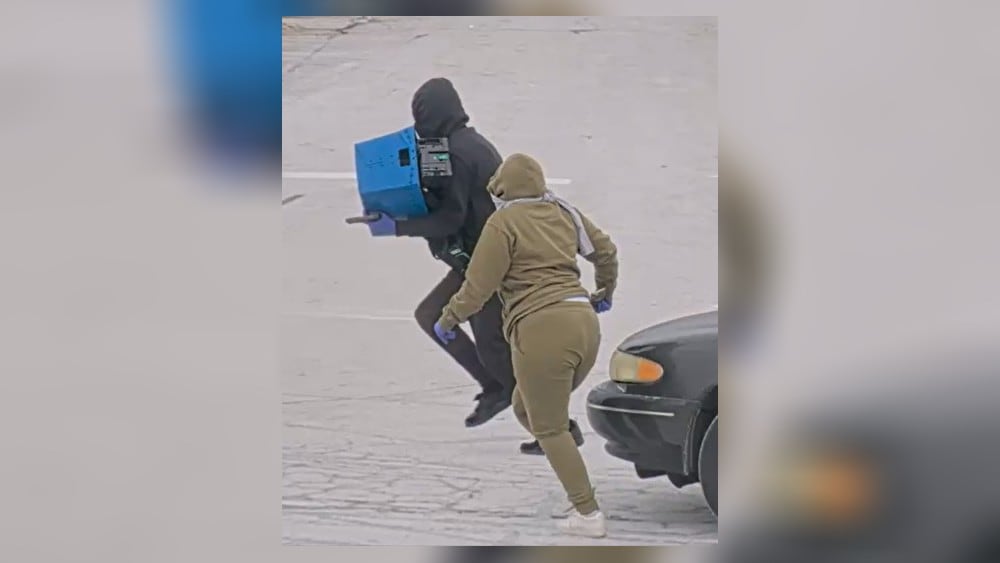 Police searching for 2 suspects accused of stealing from a Kroger ATM