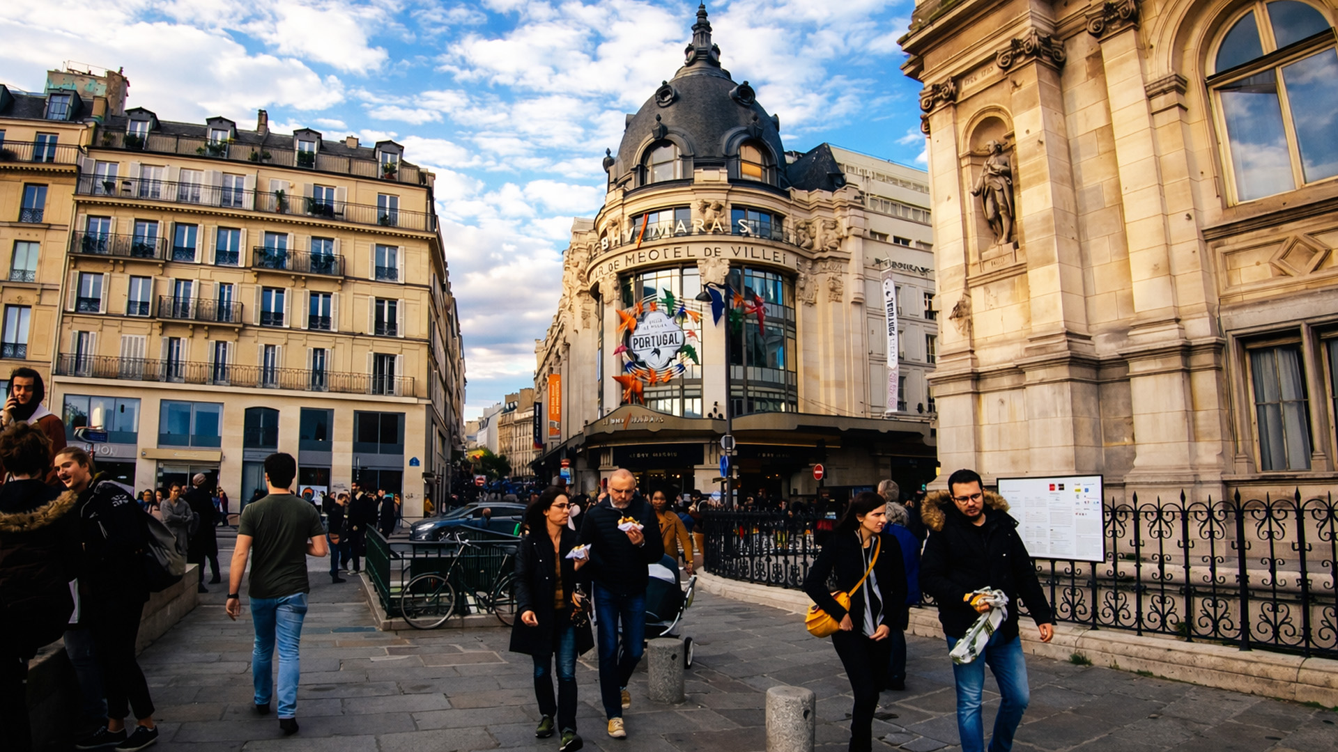 Vivere attorno alla piazza più elegante di Parigi