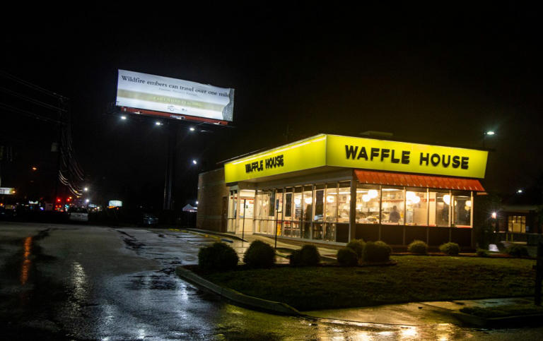 Ex-Waffle House cook claims manager 'constantly' groped her rear end as ...