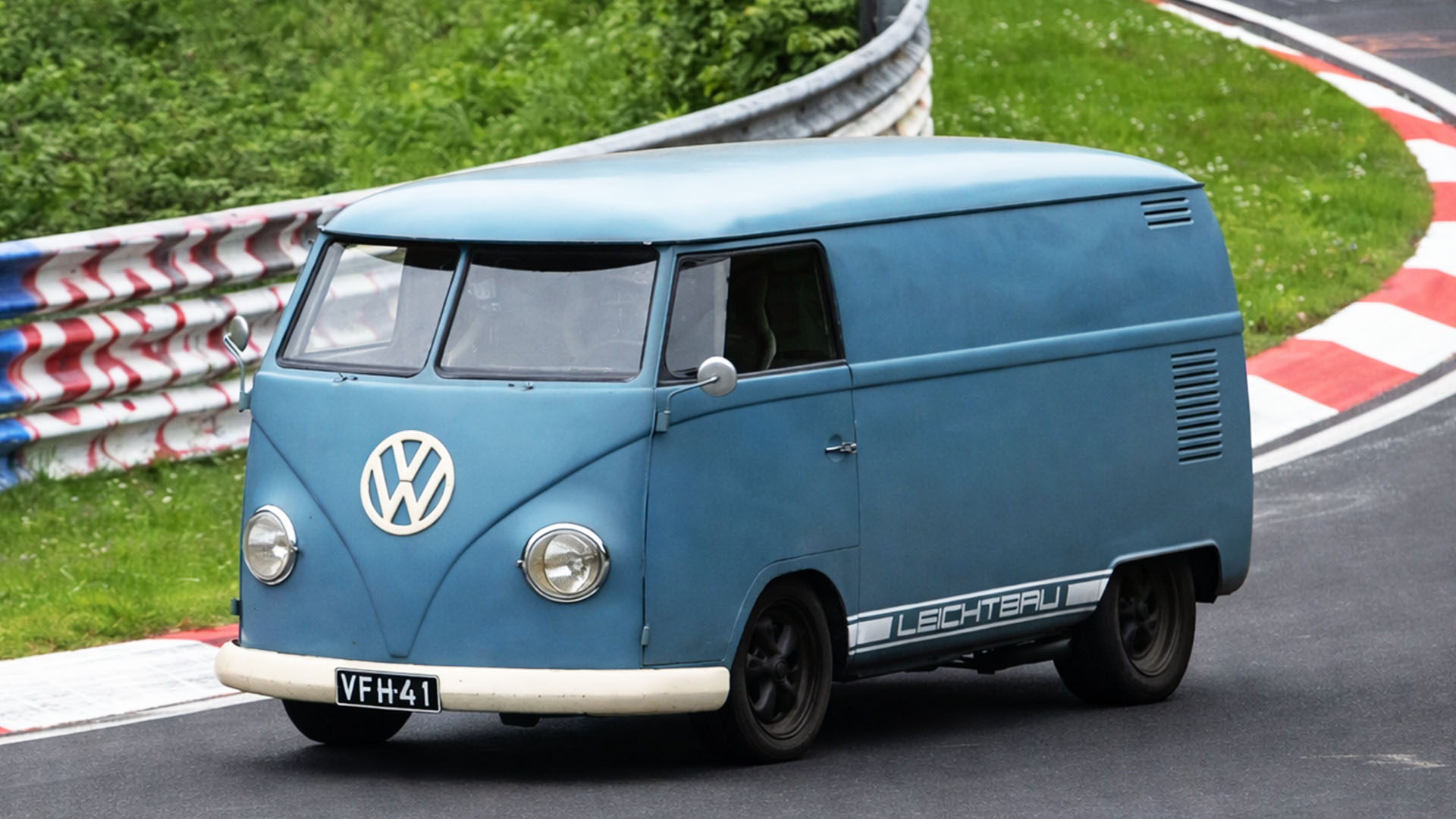 Nordschleife highlights include unusual vehicle on track