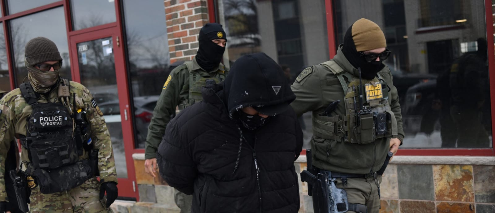 ICE agents chowed down at local Mexican restaurant then detained its ...