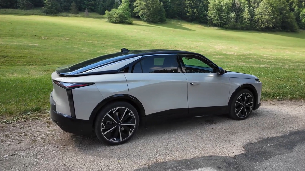 DS NO 8 review: A bold French luxury flagship