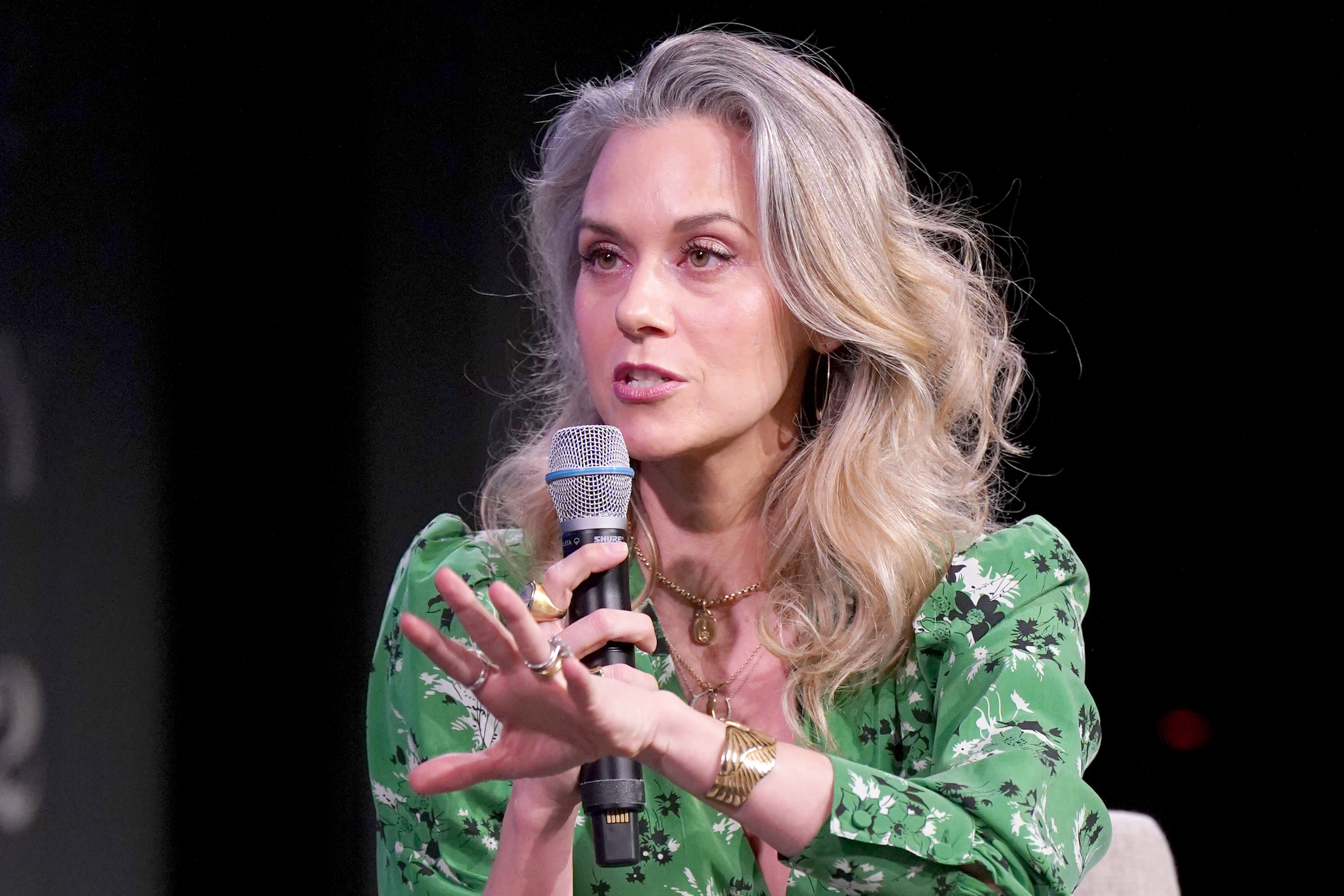 Hilarie Burton shares cryptic 'One Tree Hill' throwback pic after Tyler ...