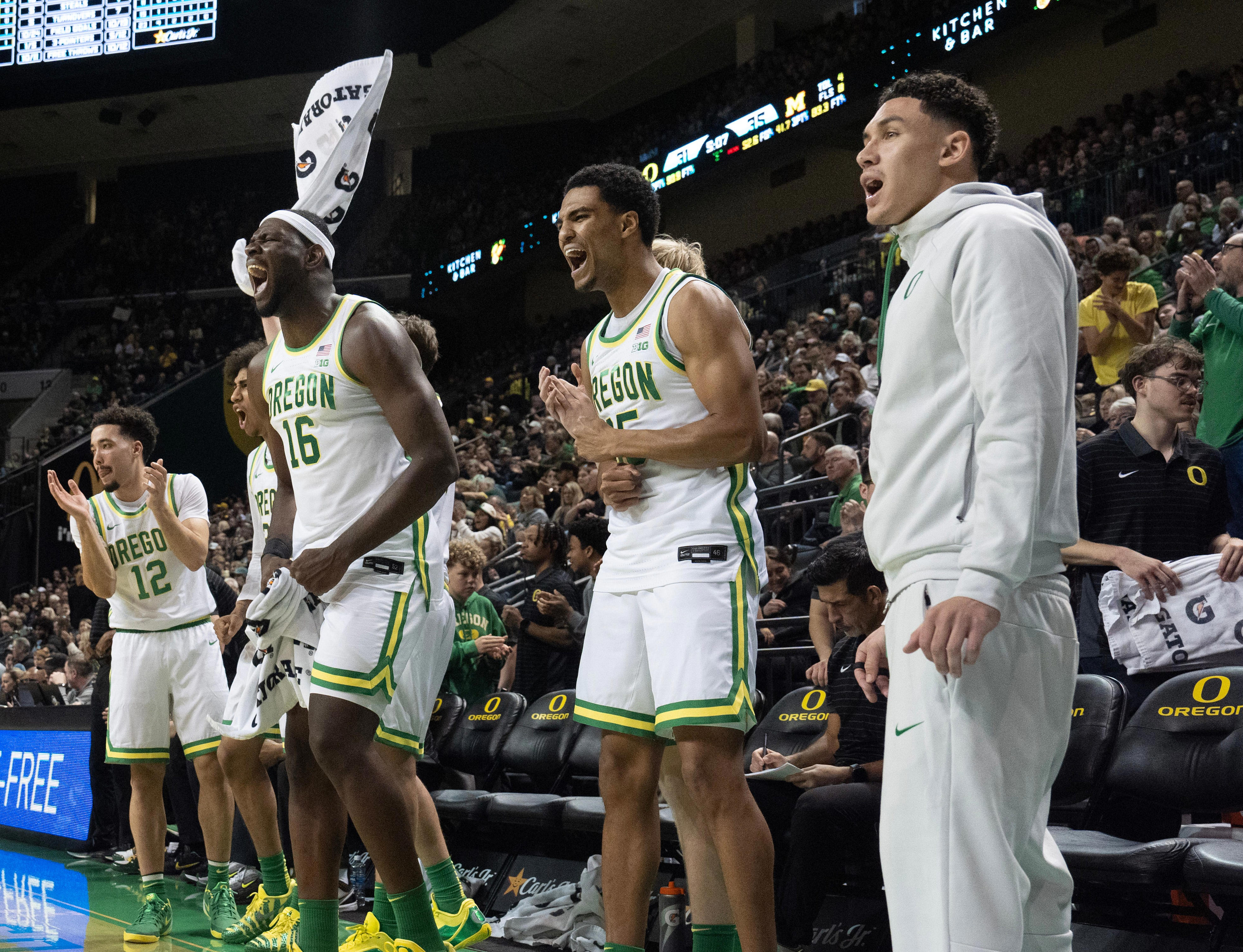 Oregon point guard Jackson Shelstad might be out for rest of season