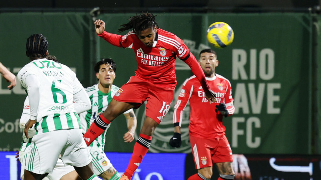 Benfica se divierte en su visita a Rio Ave