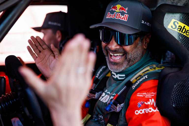 Al-Attiyah tertantang pecahkan rekor Peterhansel di kategori mobil Dakar