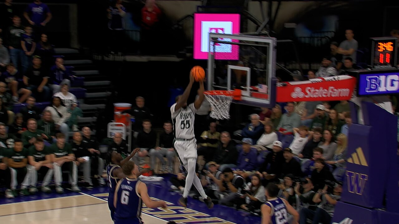 Michigan State's Coen Carr elevates for monster alley-oop dunk vs ...