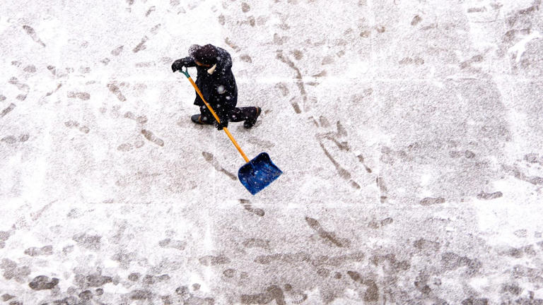 Snow alert issued for Sunday, NYC crews prepare for possible accumulation