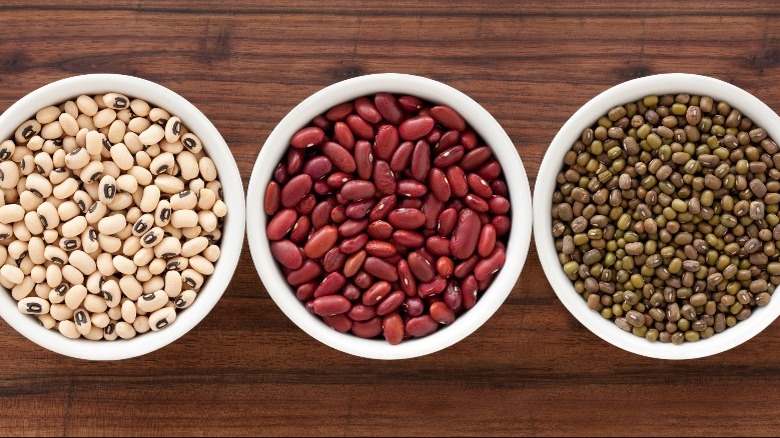 32 essential foods you should always have available in your pantry