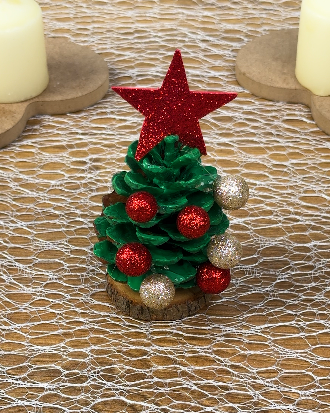 Transform pine cones into adorable Christmas trees 🎄