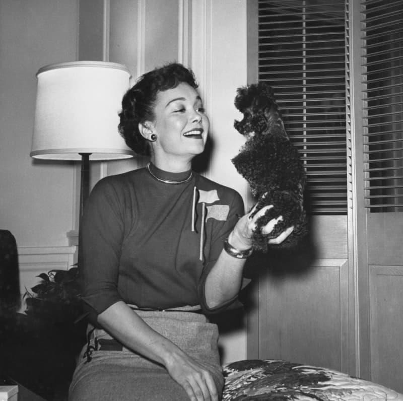 'Falcon Crest' star Jane Wyman was married to this US president!