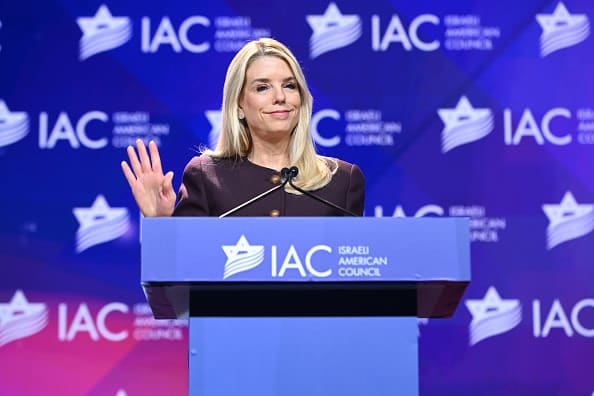US A-G Pam Bondi: 'DOJ will pursue death penalty for suspect in Capital ...