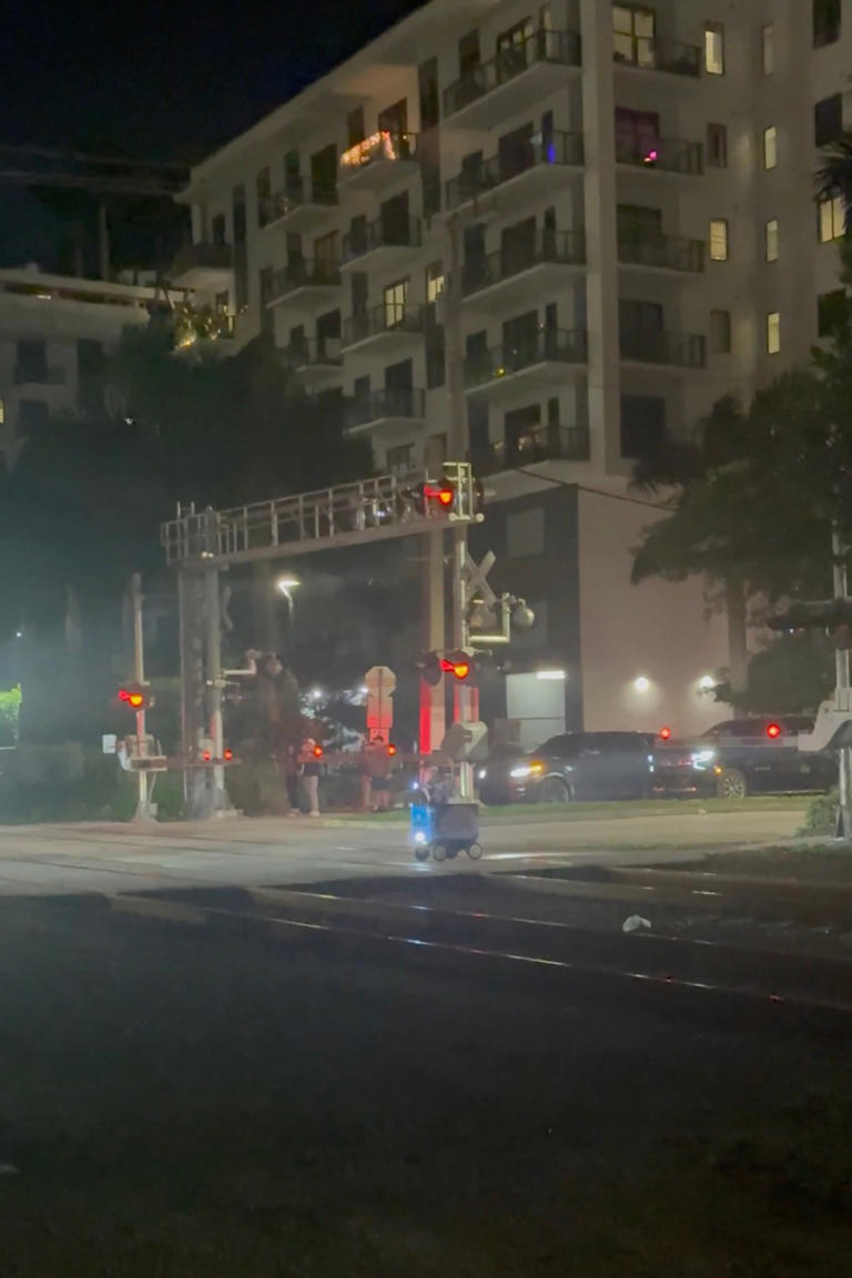 Stuck Uber delivery robot destroyed by Miami train