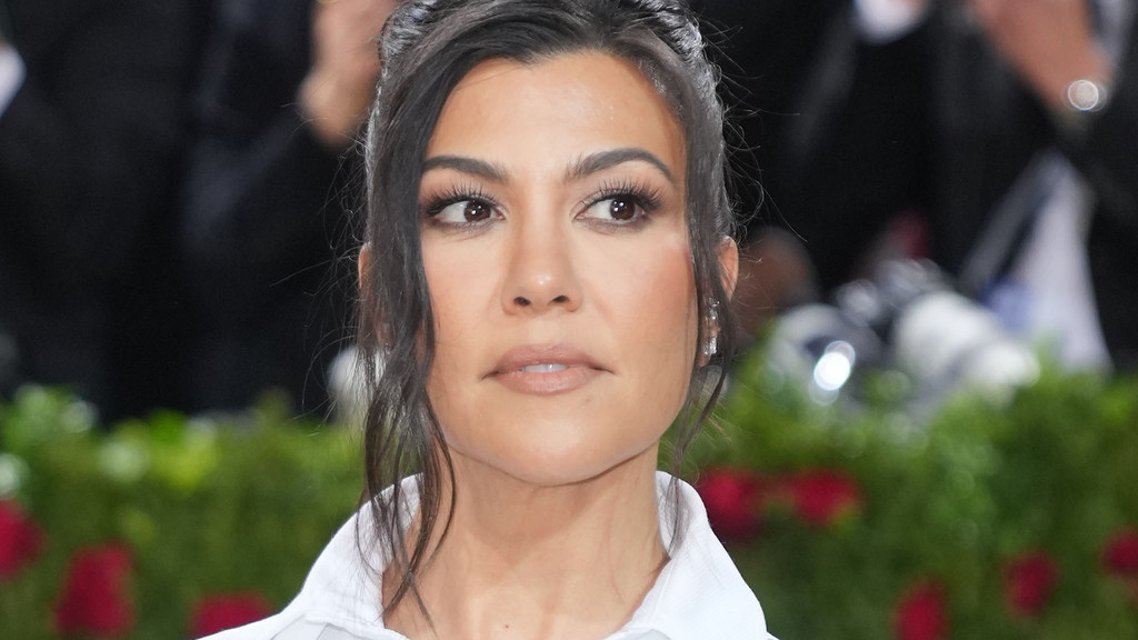 Kourtney Kardashian reveals she's three years sober