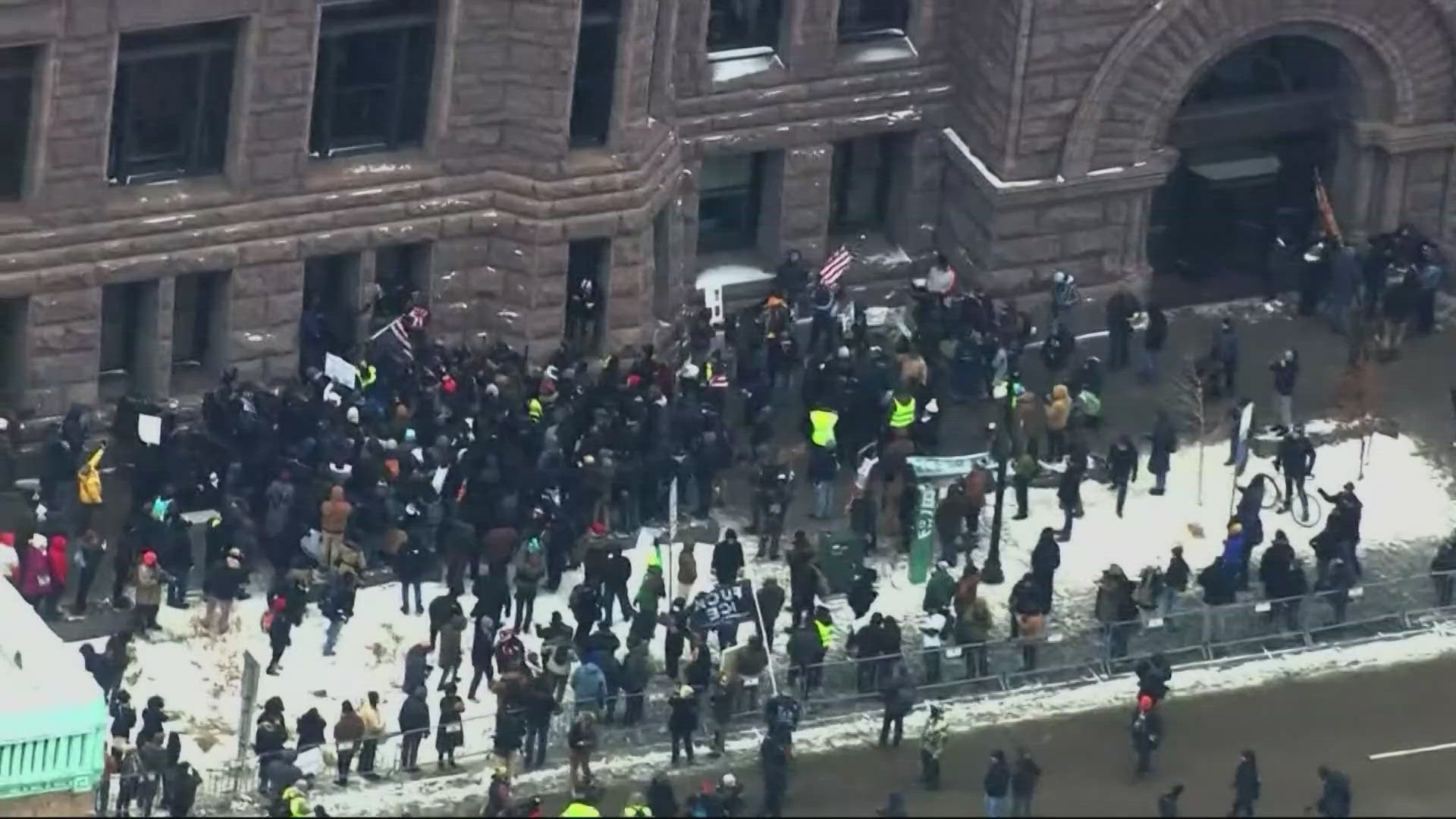 Pro- and anti-ICE protesters take to the streets during Minneapolis ...