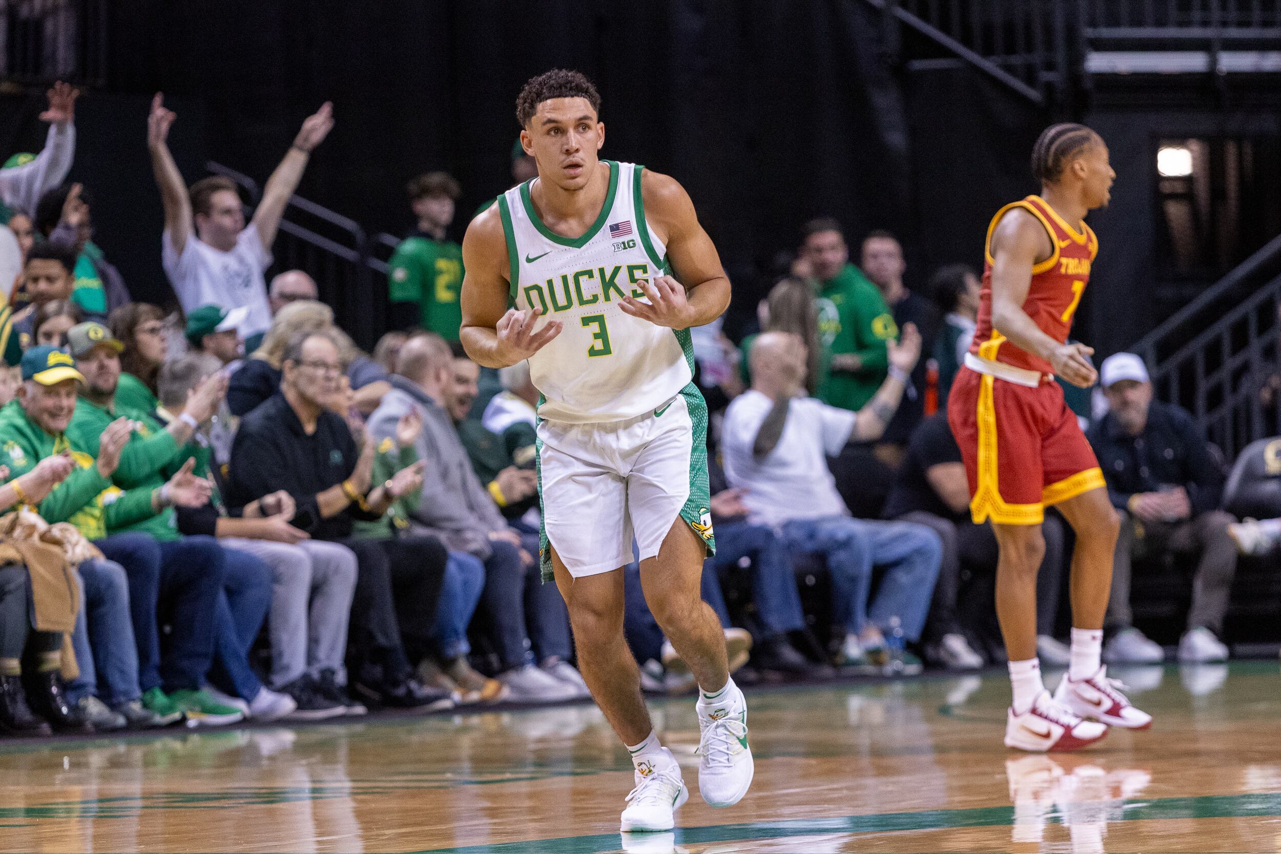 Oregon point guard Jackson Shelstad out for the season