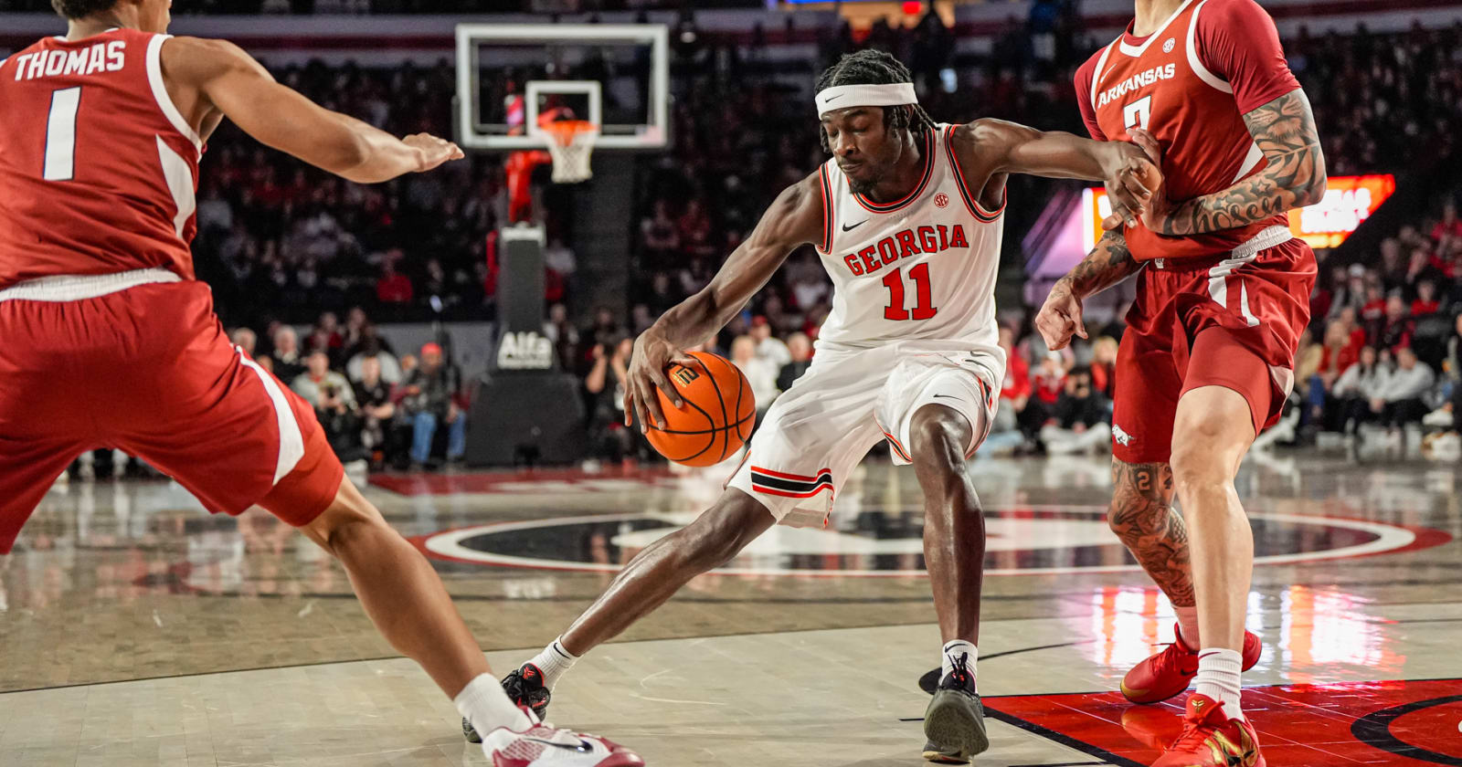 Georgia bounces back with 90-76 win over No. 17 Arkansas