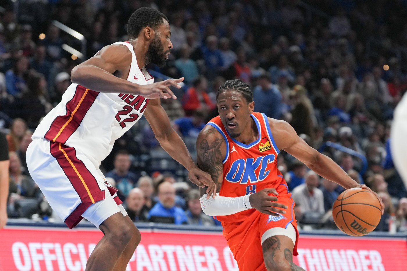 OKC's Jalen Williams leaves game in Miami, grabbing at right hamstring