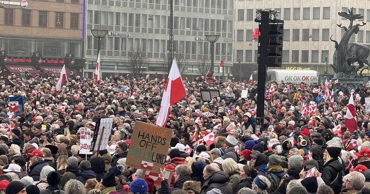 Protests break out in Greenland against Trump's desire to take control ...
