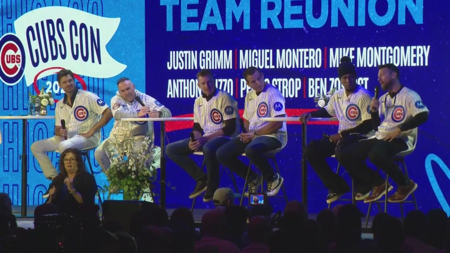 Fans reminisce about 2016 championship at annual Cubs Convention