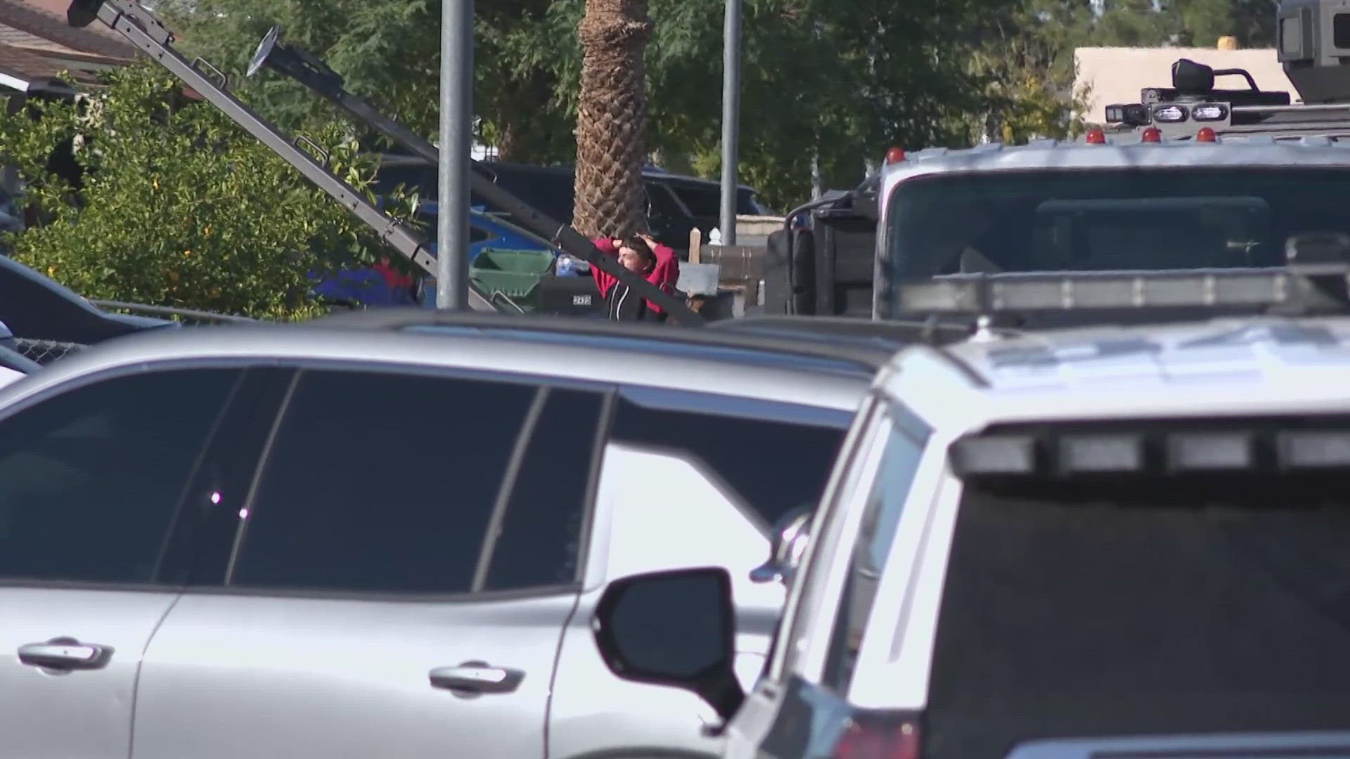 25-year-old man arrested following Mesa standoff