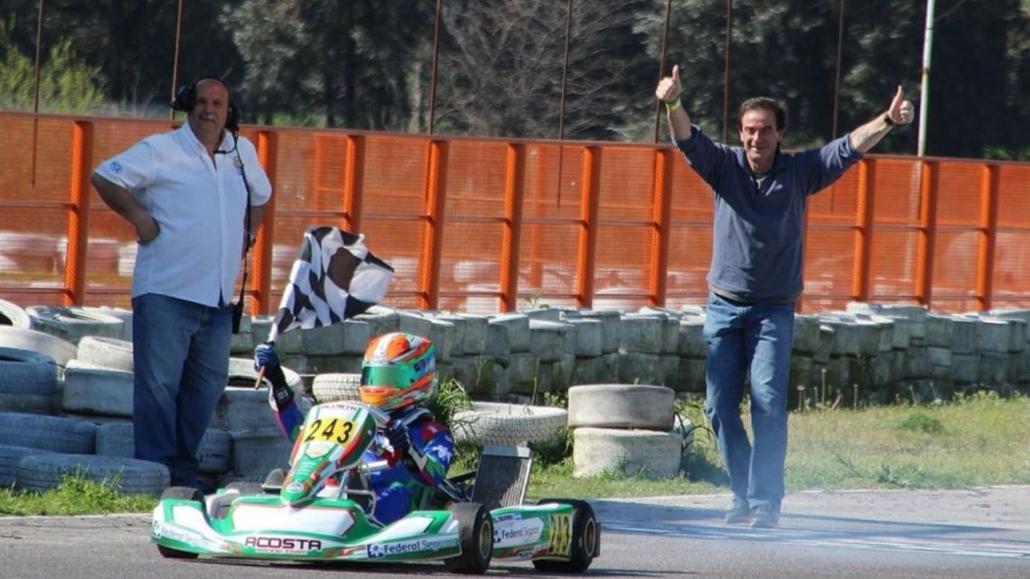 Franco Colapinto se sumó a un trend retro y sorprendió con una foto de ...