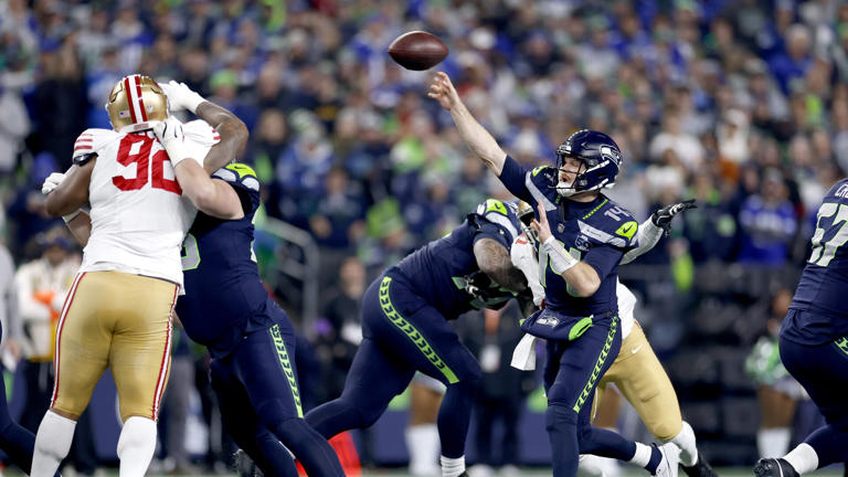 Seahawks lead the 49ers 17-0 in the first quarter