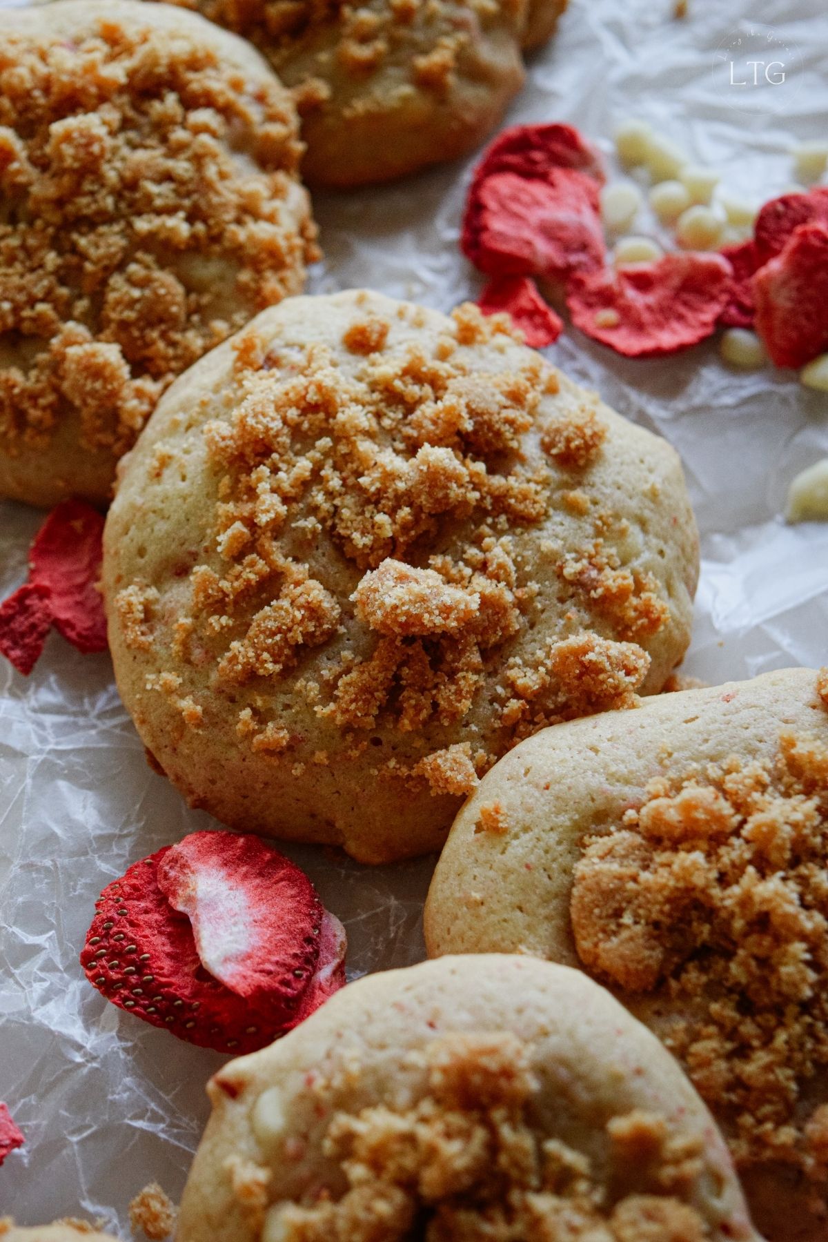 Strawberry shortcake cookies