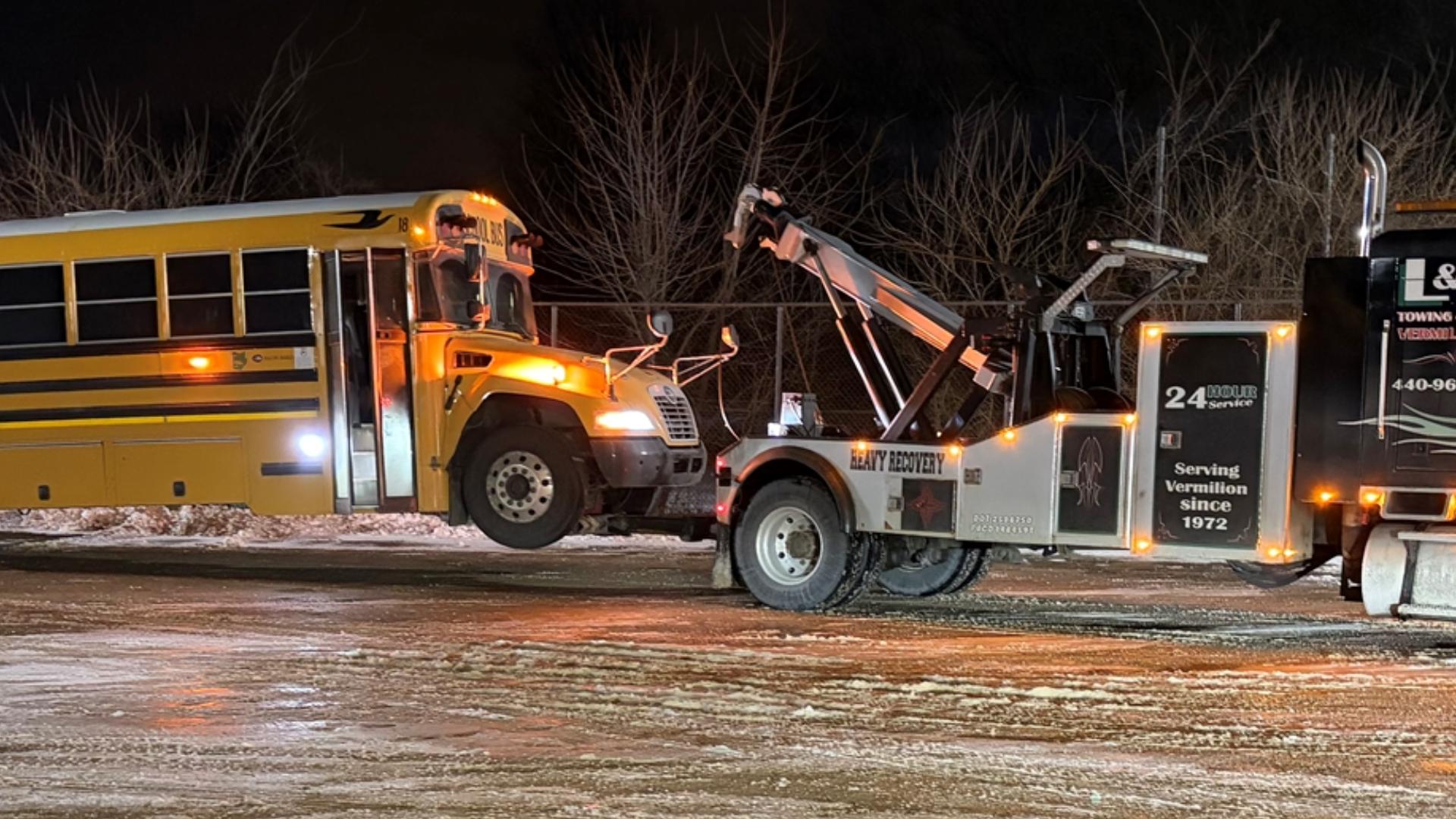 No injuries after Vermilion High School ski club bus crashes on I‑90 in ...