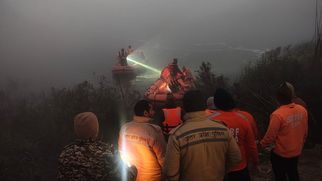 Noida man, 27, drowns after speeding car breaks boundary wall, falls ...