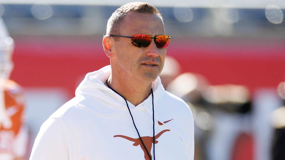 Former Texas Longhorns OL commits to SEC rival