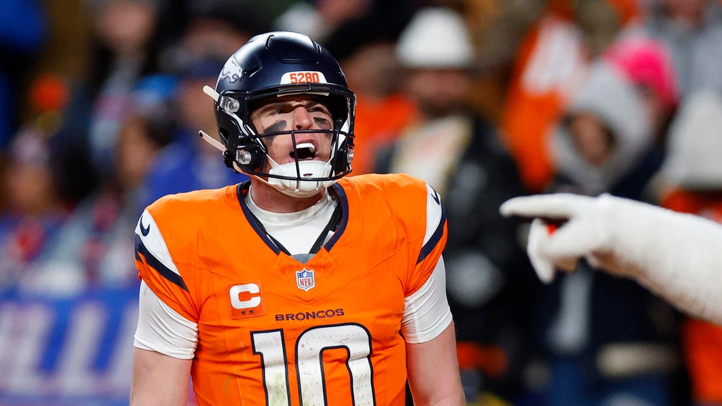 Bo Nix seriously injures ankle, will miss the rest of the Denver ...