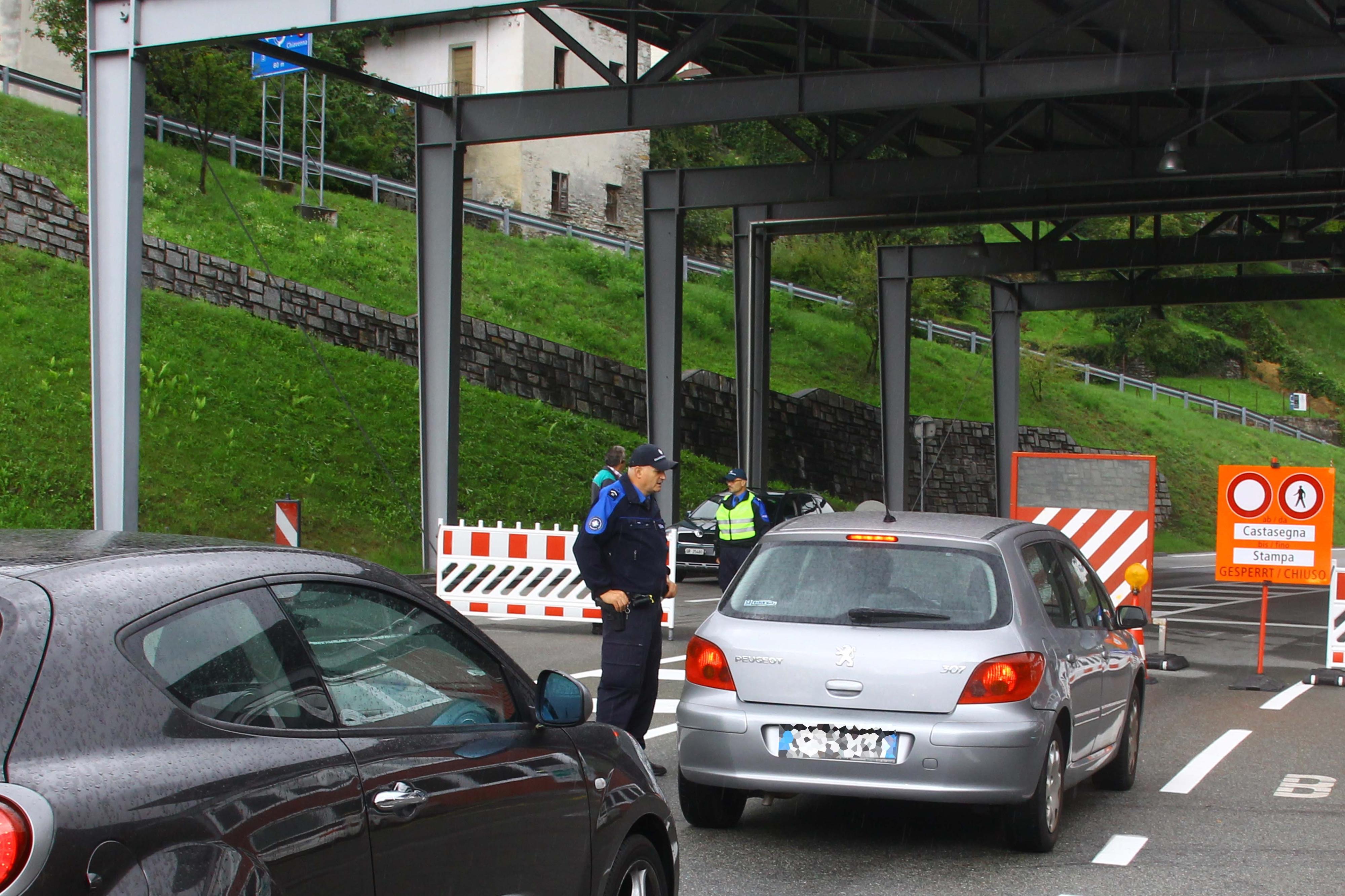 Un trasporto di sangue. L’ombra di un omicidio sul traffico di clandestini