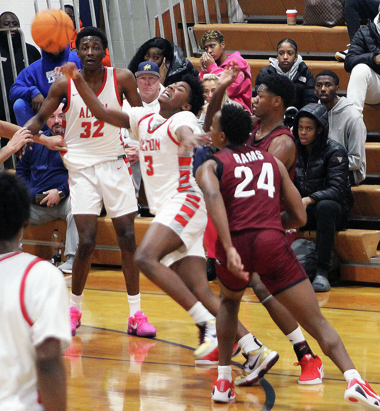 Three straight treys ignite Alton in 20-point win over Missouri power MICDS