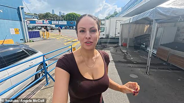 Spanian fans turn on YouTuber as his ex moves in on his territory and ...
