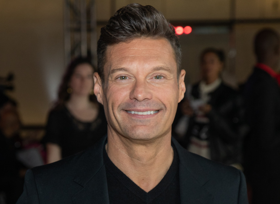 Ryan Seacrest makes fans swoon with his new image featuring an ...