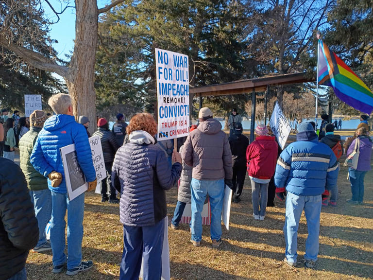 Locals hold protest on Broadway Bridge against 'US military aggression'